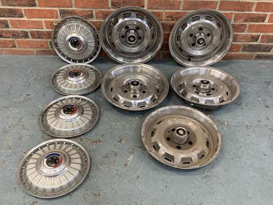 Two Sets of Hub Caps Including Daimler | 22nd & 23rd June Automobilia ...