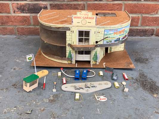 Boxed Tri-Ang Garage | 22nd & 23rd June Automobilia | Anglia Car Auctions